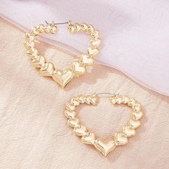 chichigems | Jewelry | 9s Y2k Gold Heart Shaped Hoop Earrings New ...